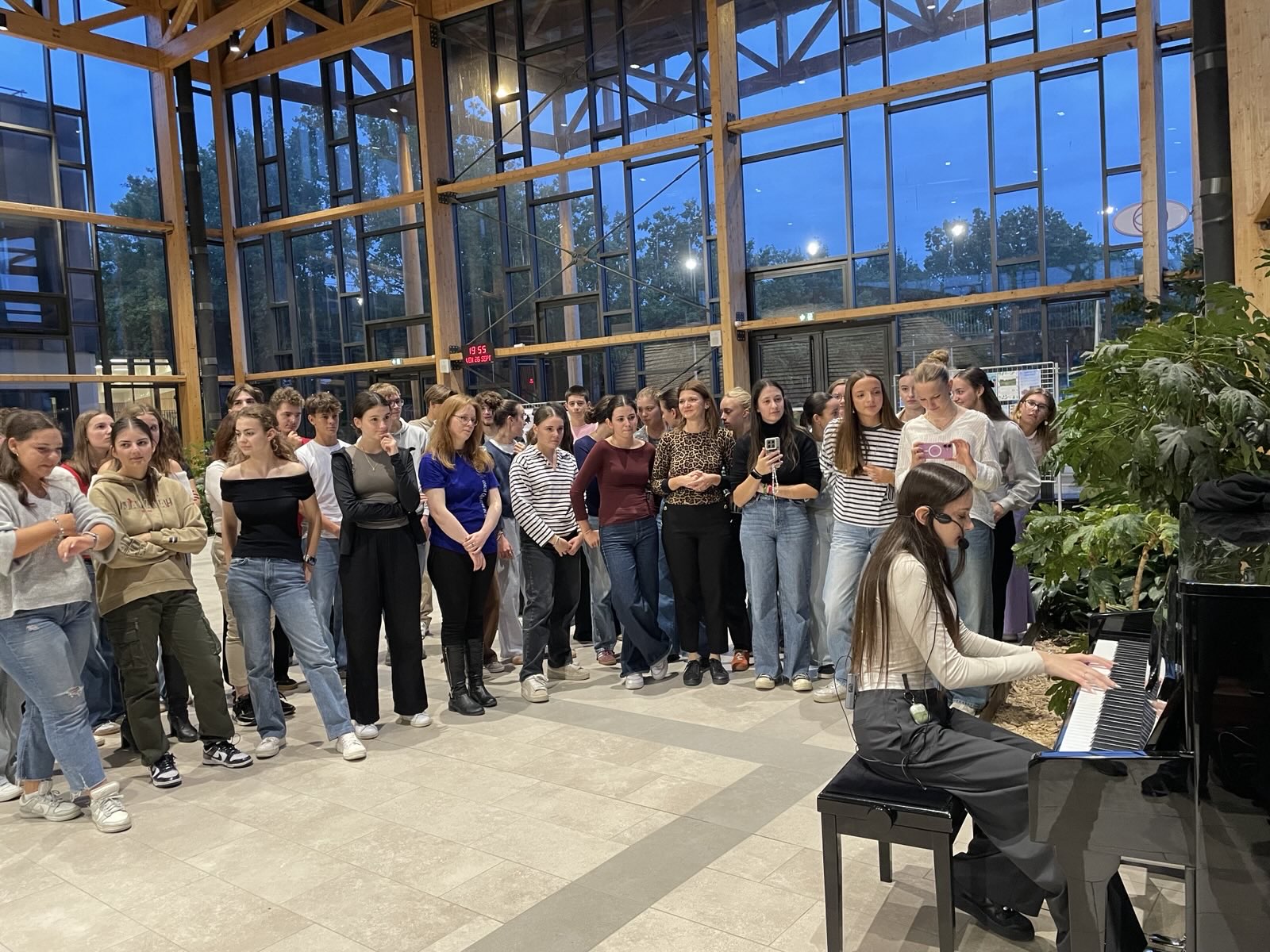 SIMONE EN ROUMANIE - Lycée Simone Veil